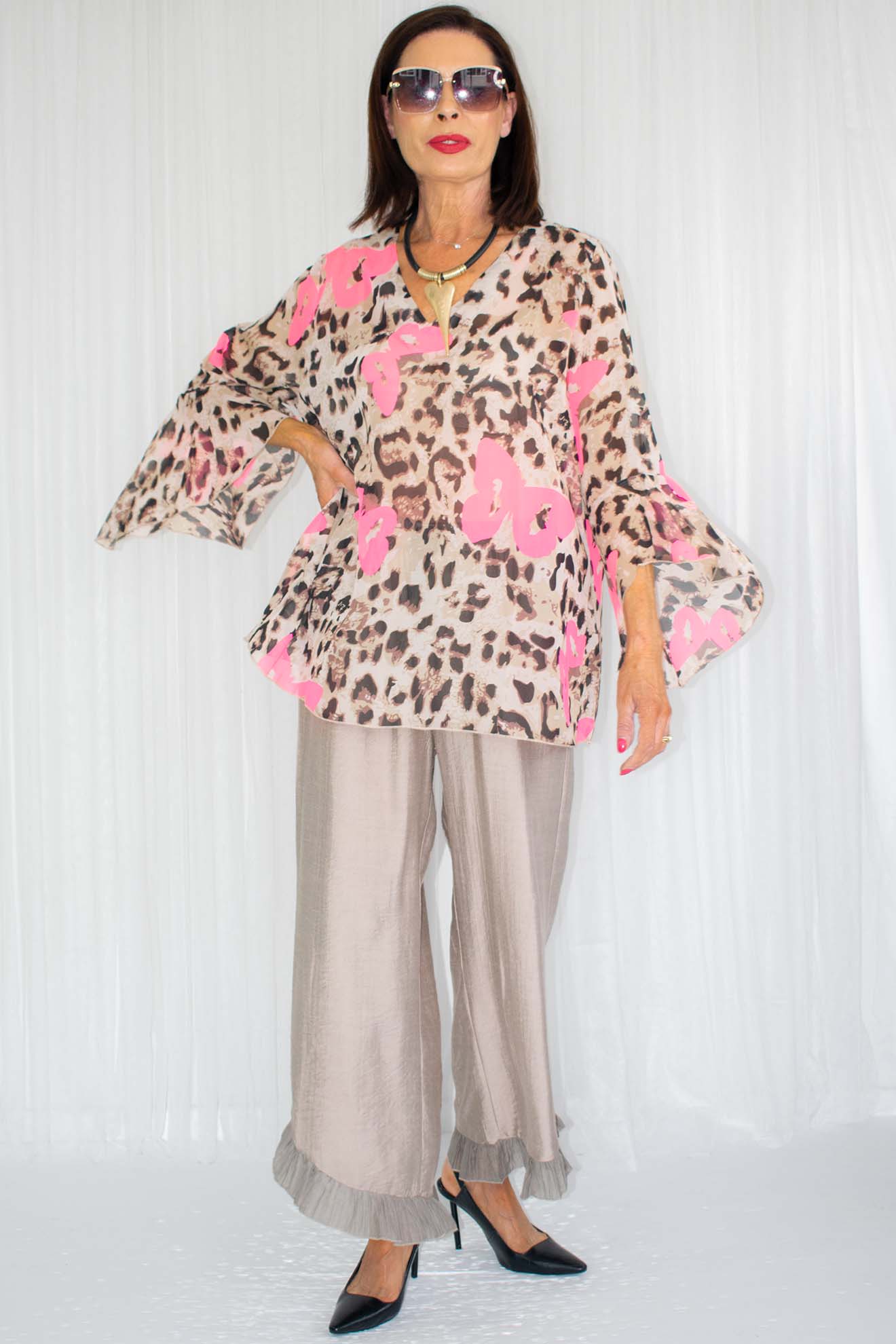 Lyssa Bell Sleeve Blouse in Hot Pink Leopard – Bond Street Store
